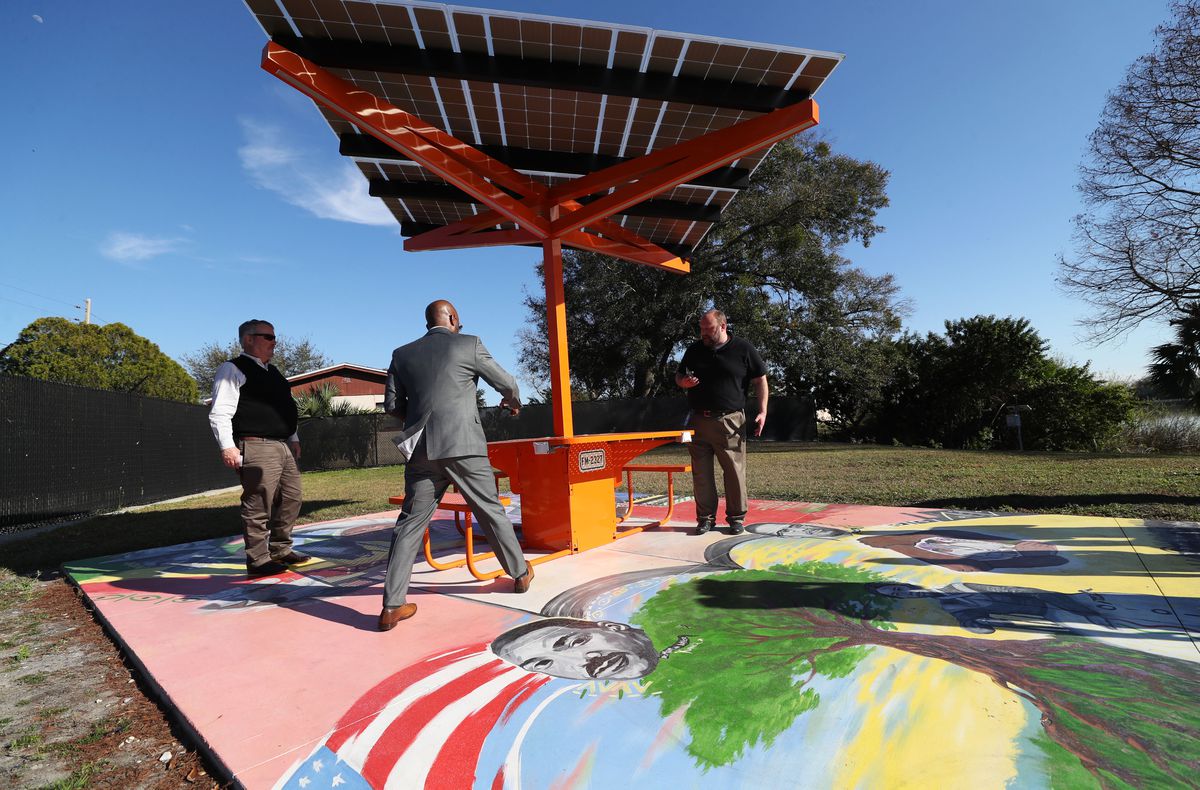 Orlando installed solar-powered Wi-Fi hotspot picnic tables